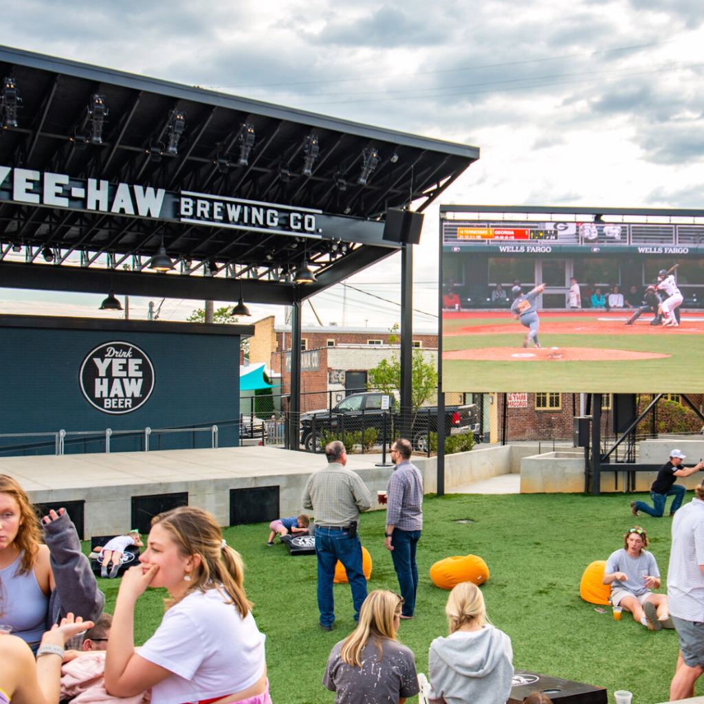 7 Best Spots to Watch a UT Football Game - New2Knox - KNOXVILLE