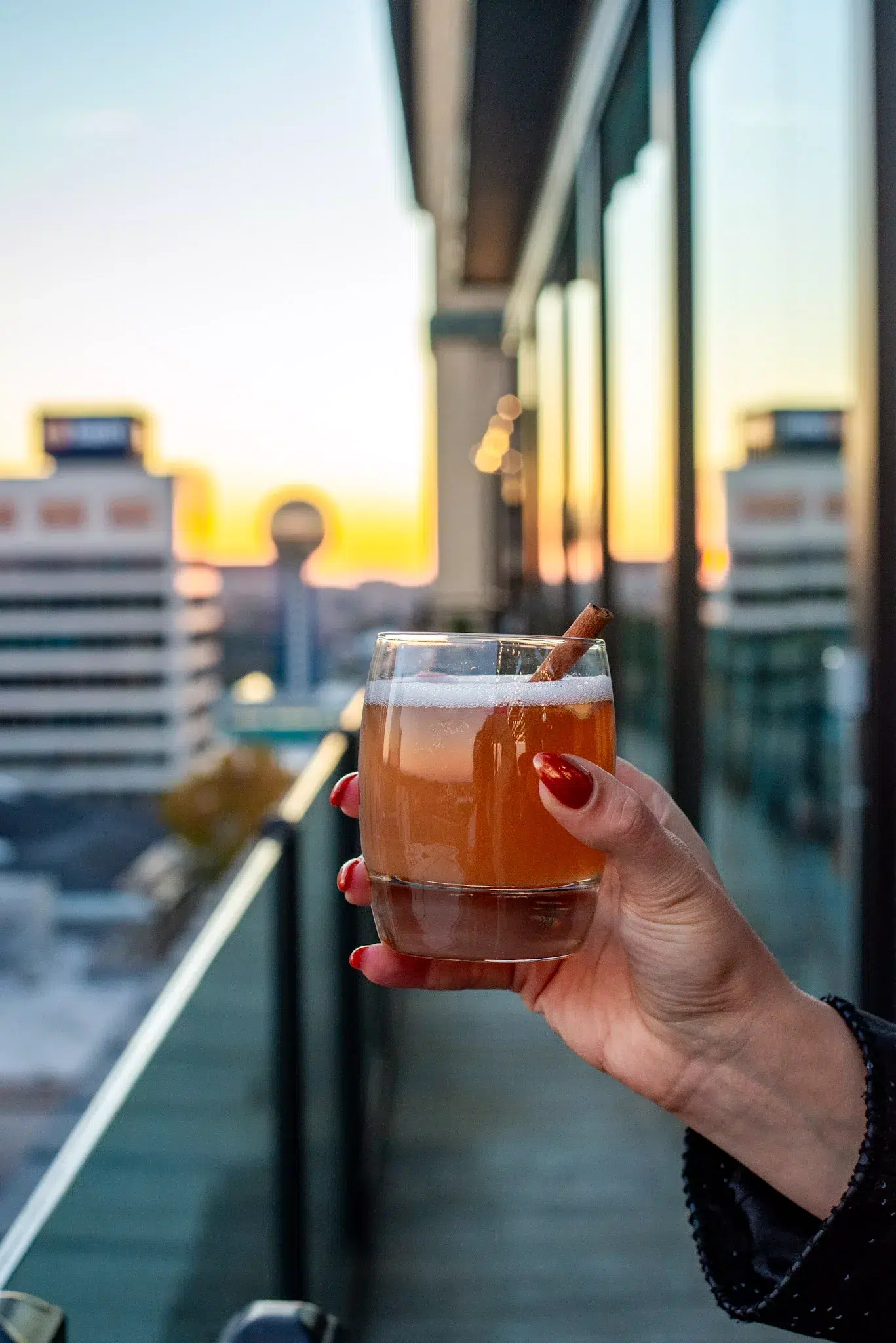 New2Knox Cocktail Hop | Women | 27 & Older